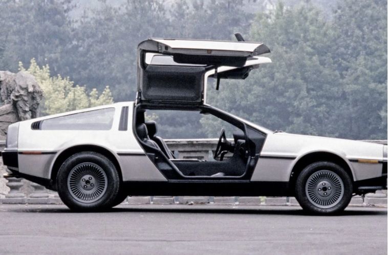 MONCALIERI - La mitica DeLorean di Ritorno al Futuro rinasce con Italdesign