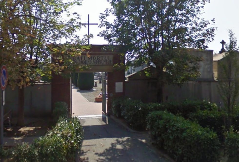 PIOSSASCO - Al cimitero arrivano anche i ladri di peperoncini PIOSSASCO - Al cimitero arrivano anche i ladri di peperoncini