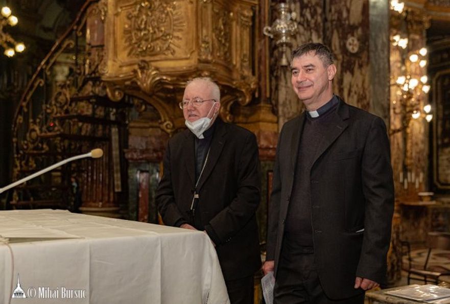 TORINO - Don Roberto Repole, 55 anni, è il nuovo vescovo: succede a ...